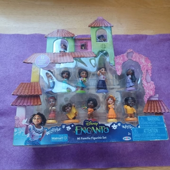 Disney | Toys | Disney Encanto Family Playset With Colorful Characters ...